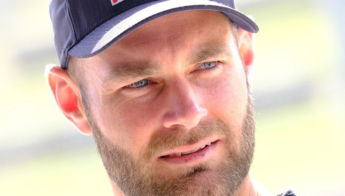 Van Gisbergen breaks collarbone in biking fall - Counties Sports Hub