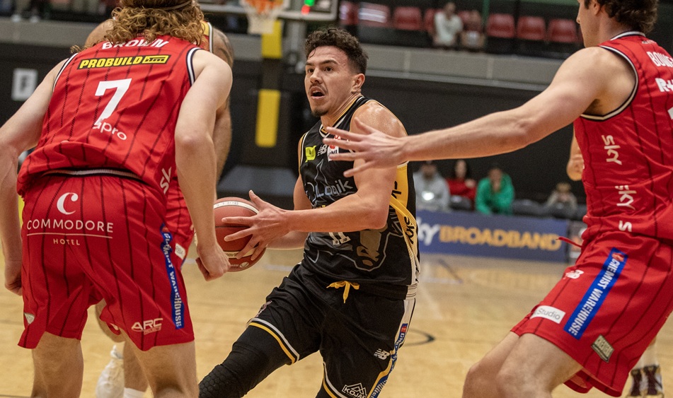 Bulls bounce back for statement win - Counties Sports Hub