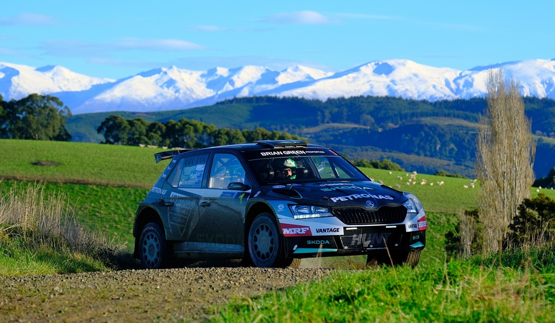 Hunt wins round two to hold title advantage - Counties Sports Hub